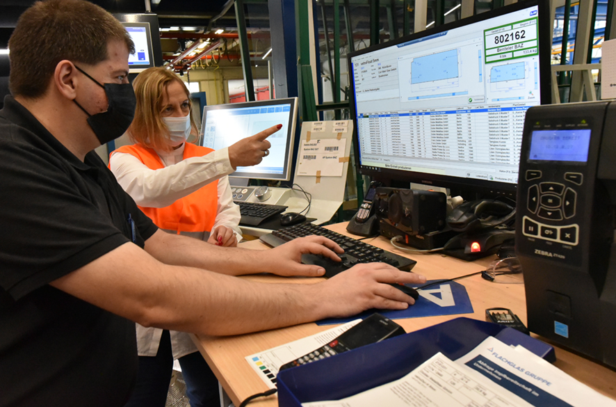 Efficiency and Precision: Navigating Logistics in the Glass Industry